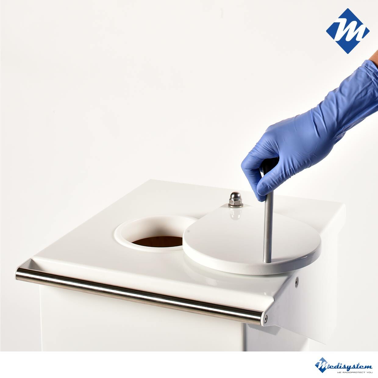 MEDI 64 SHIELDED WASTE BIN – Radyasyon Teknolojisi Çözümleri | egebeam.com